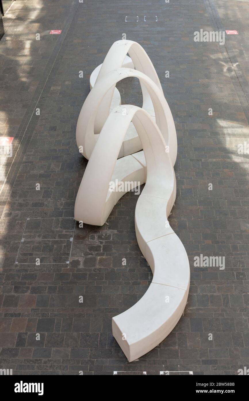 Shopping center signage hi-res stock photography and images - Alamy