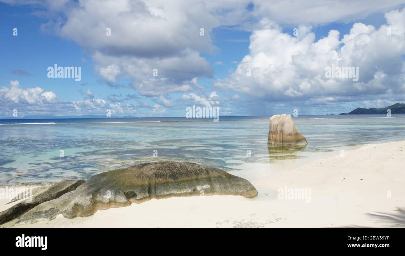 amazing tropical landscape on the seychelles islands Stock Photo - Alamy