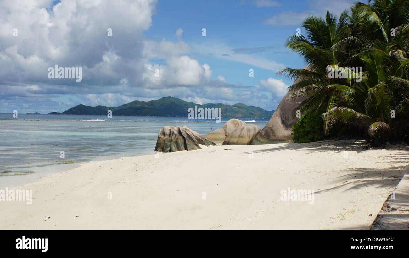 amazing tropical landscape on the seychelles islands Stock Photo - Alamy