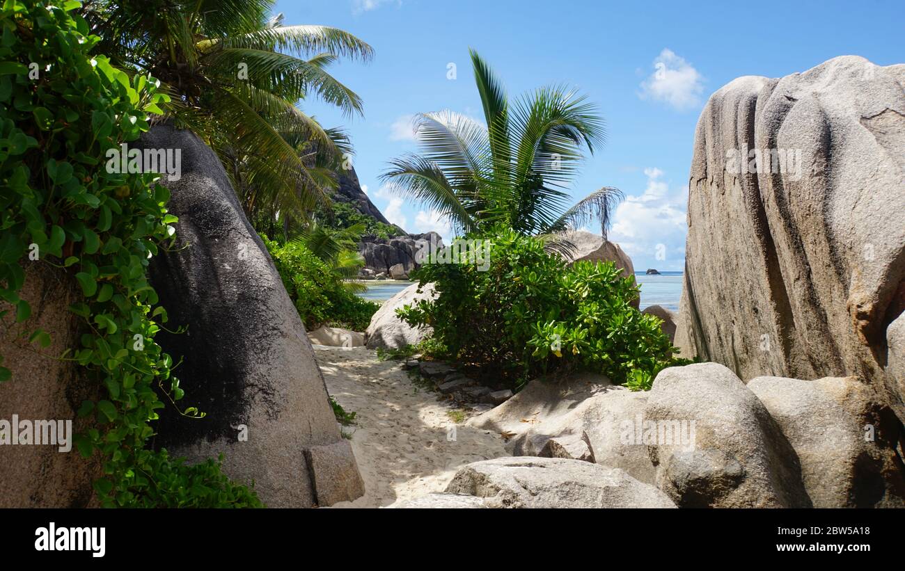 amazing tropical landscape on the seychelles islands Stock Photo - Alamy
