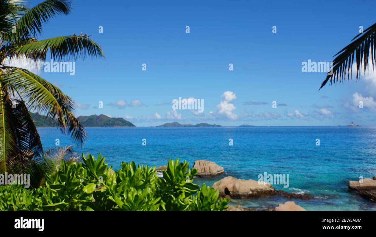 amazing tropical landscape on the seychelles islands Stock Photo - Alamy