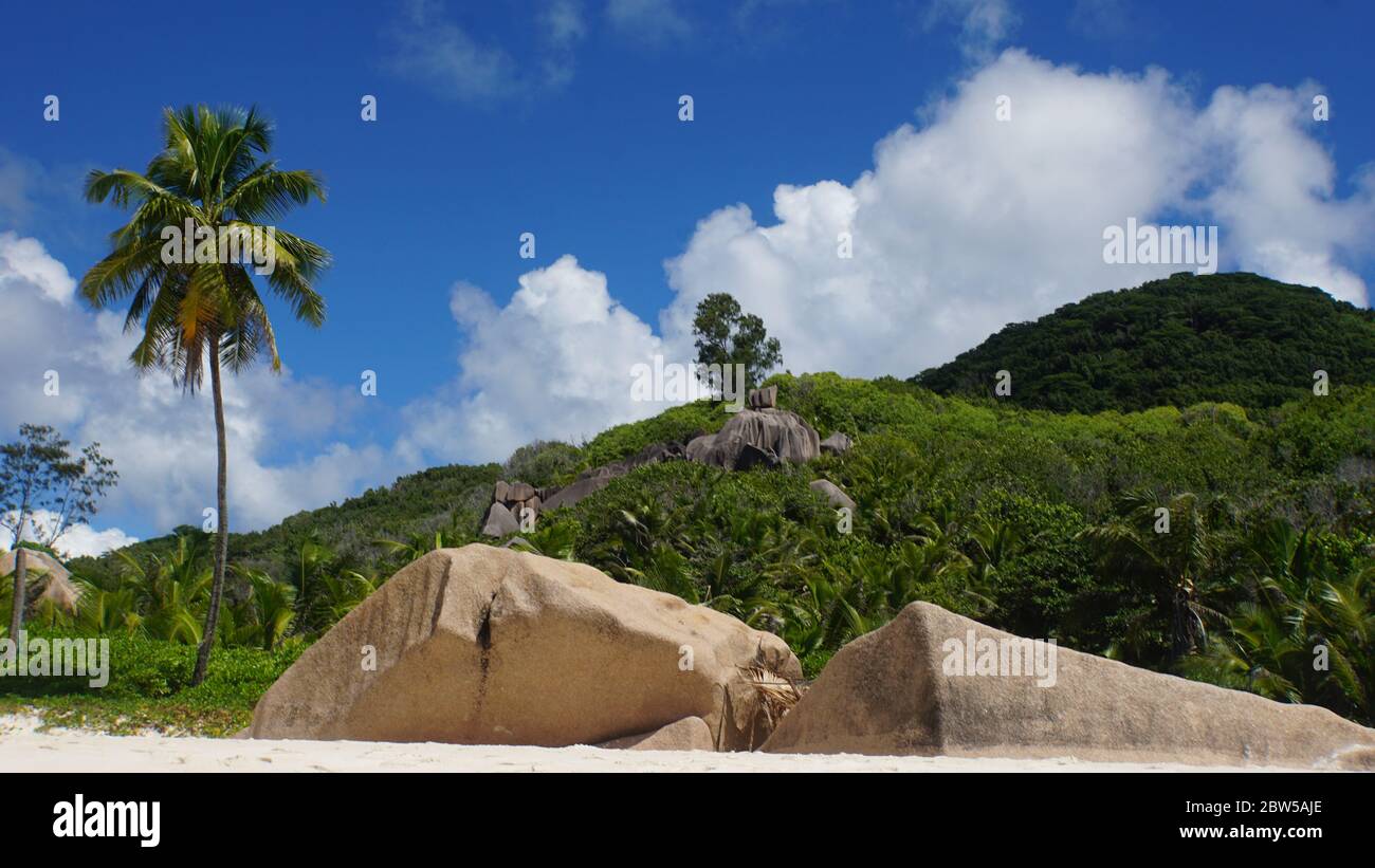 amazing tropical landscape on the seychelles islands Stock Photo - Alamy