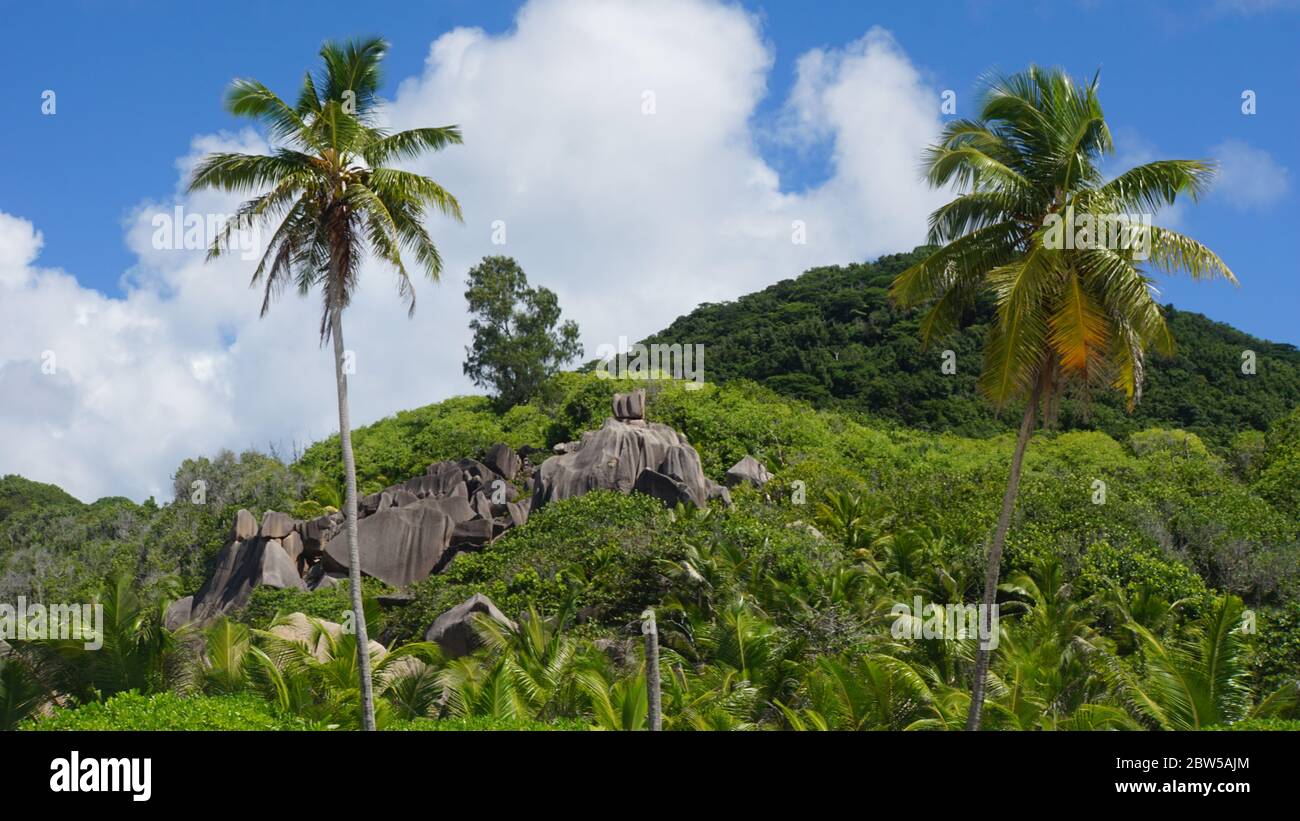 amazing tropical landscape on the seychelles islands Stock Photo - Alamy