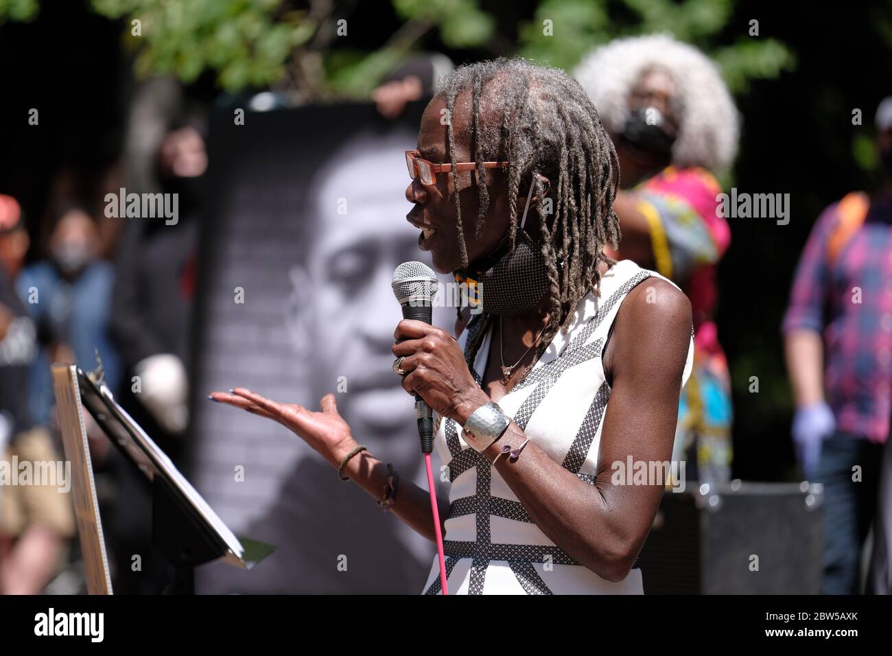 Portland, USA. 29th May, 2020. Commissioner Jo Ann Hardesty speaks to ...