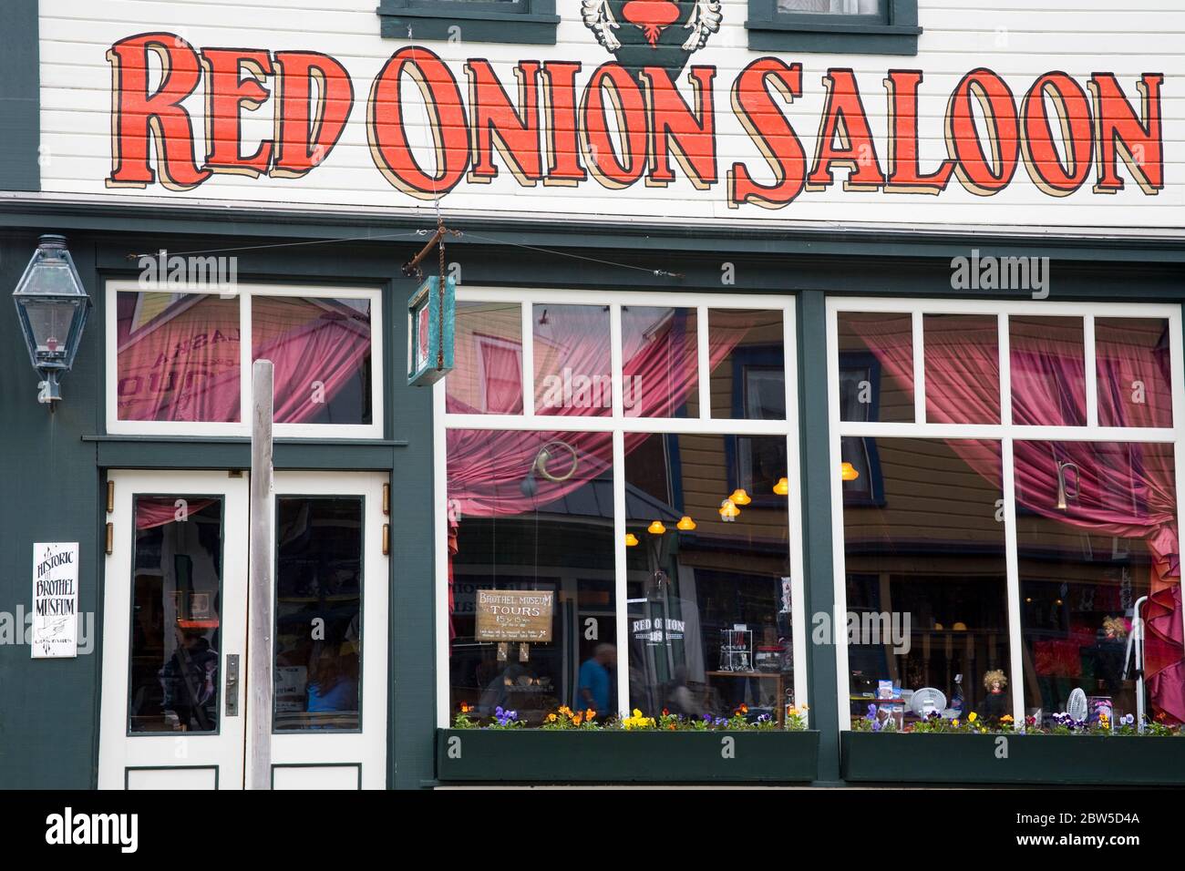 The red onion saloon hi-res stock photography and images - Alamy