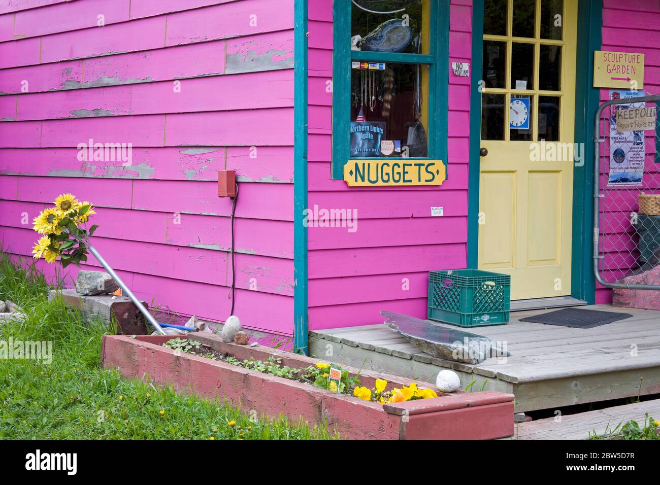 Back alley rock shop hi-res stock photography and images - Alamy