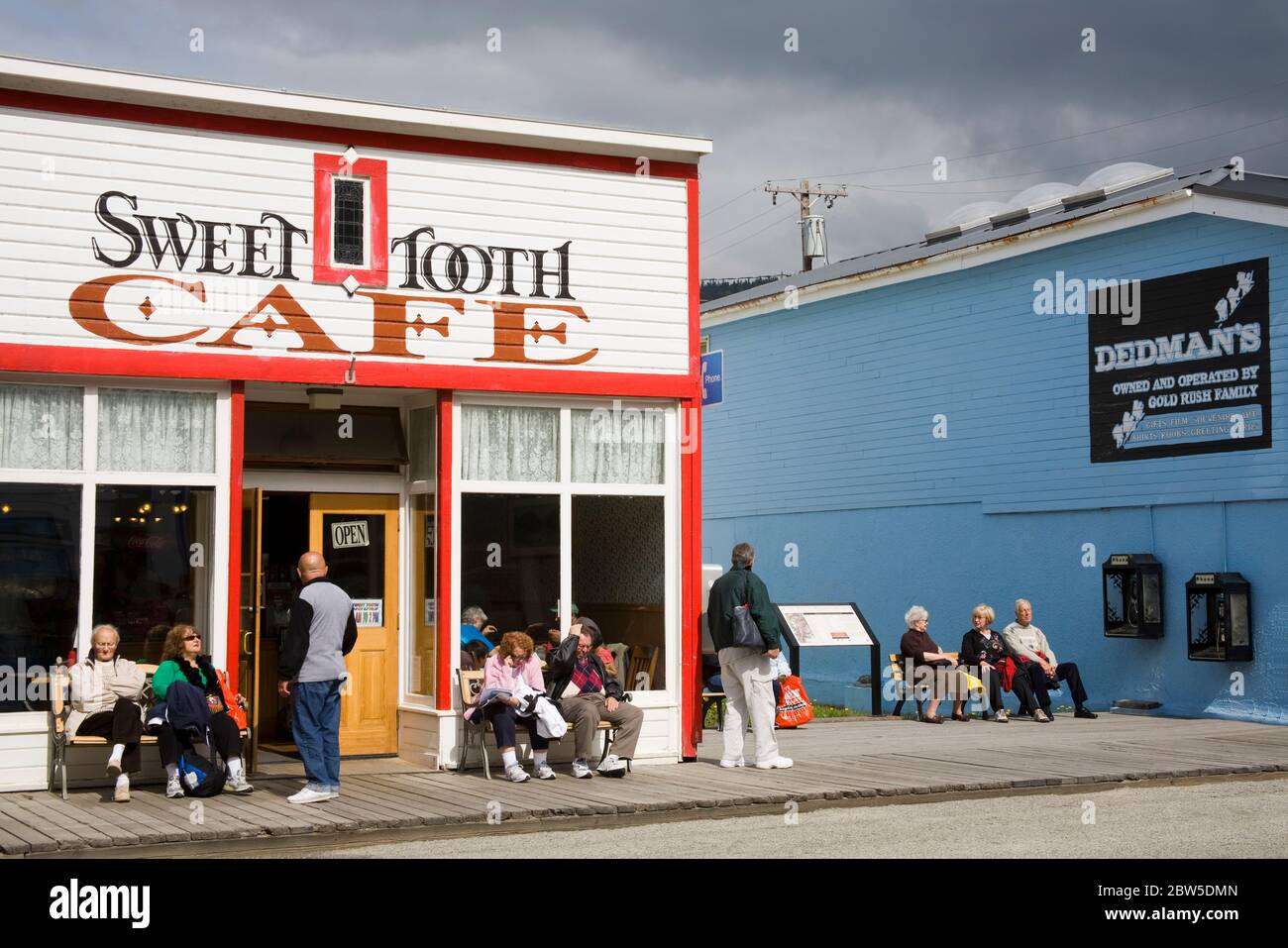 Sweet tooth cafe store