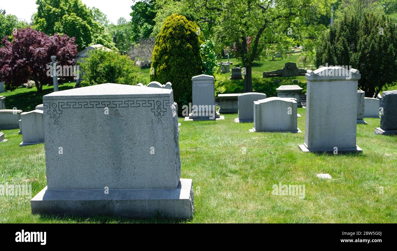Granite headstone in cemetery hi-res stock photography and images - Alamy
