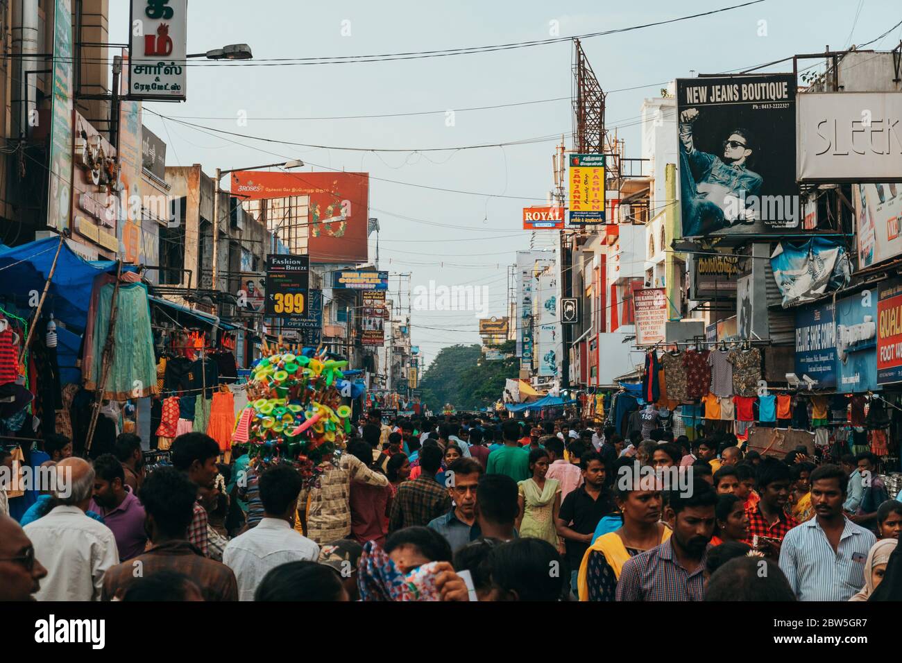 Market in pondicherry hi-res stock photography and images - Alamy