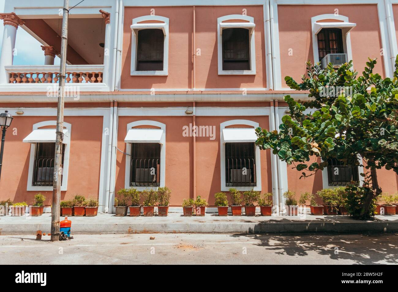 Pondicherry french and tamil hi-res stock photography and images - Alamy