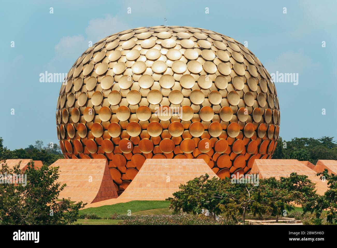 Matrimandir hi-res stock photography and images - Alamy