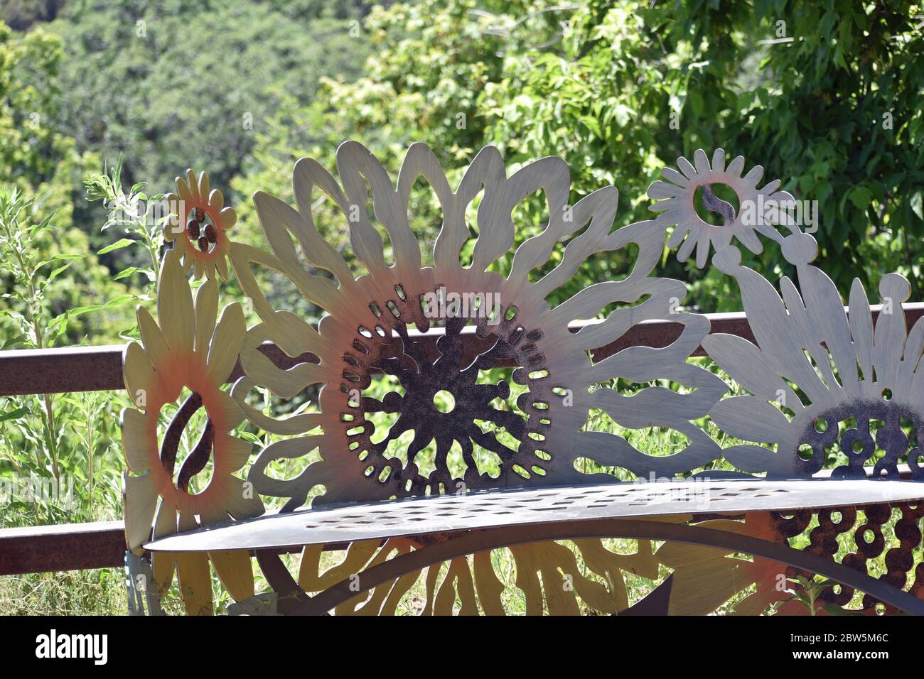 Sunflower wall fence garden hi-res stock photography and images - Alamy