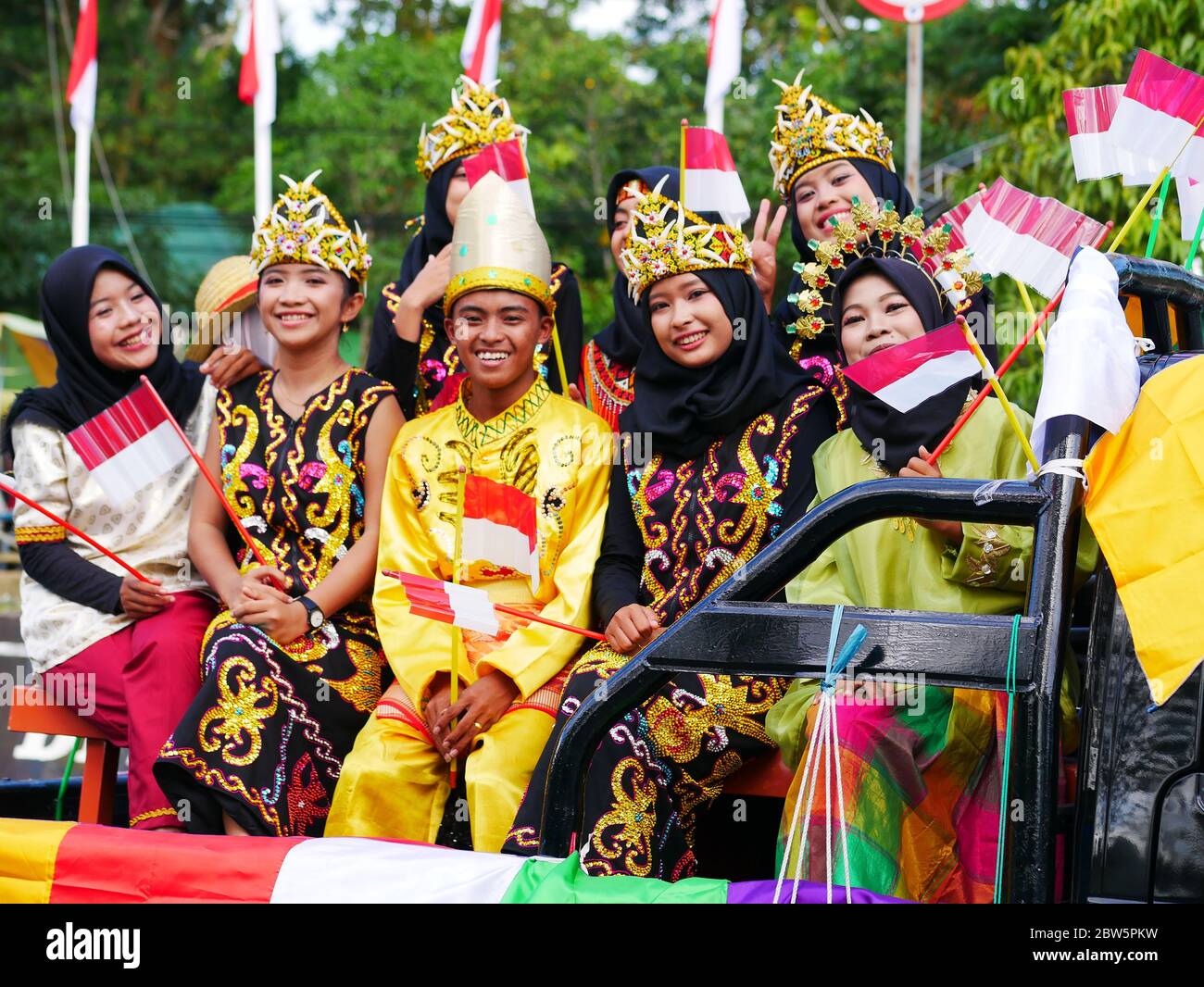 Dec 12, 2019 - Tarakan,Indonesia: Participants in the Nusantara ...