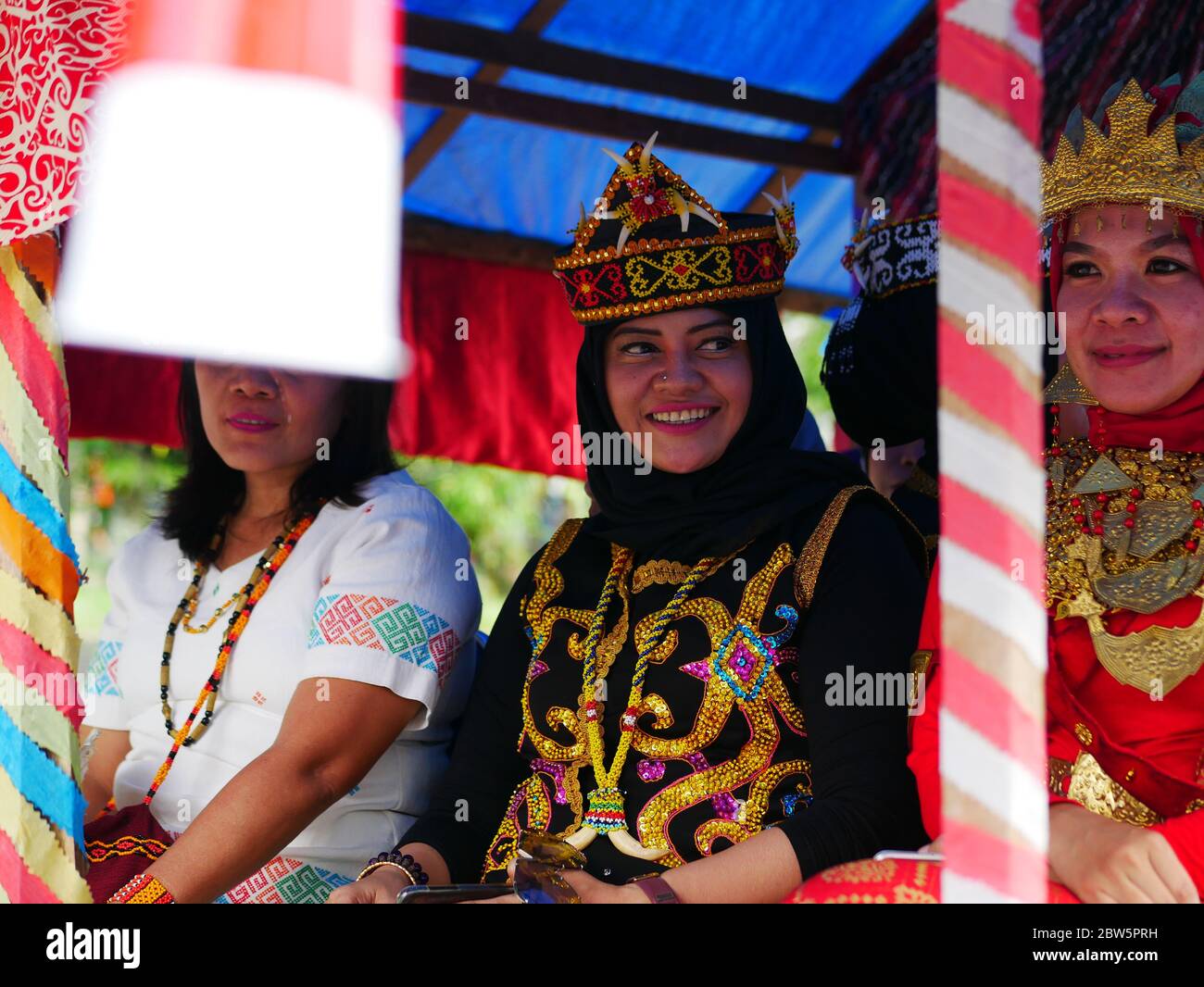 Tribes of indonesia hi-res stock photography and images - Alamy
