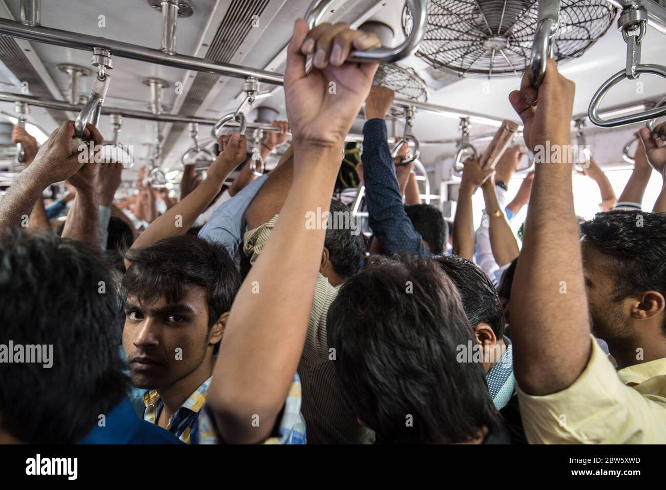 Overpopulation mumbai hi-res stock photography and images - Alamy