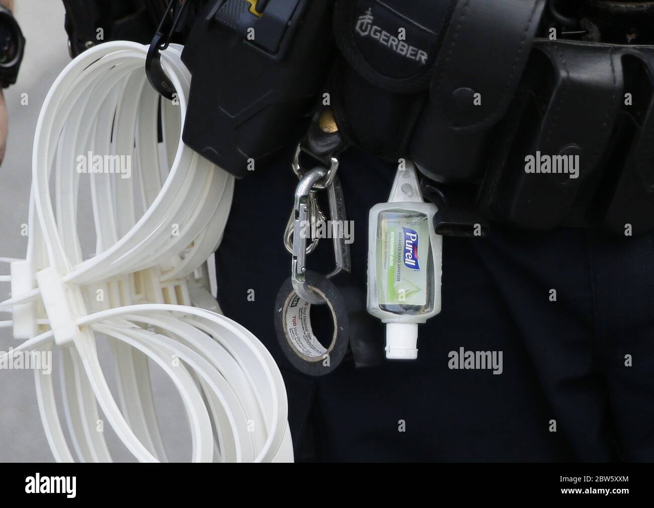 Police nypd belt hi-res stock photography and images - Alamy