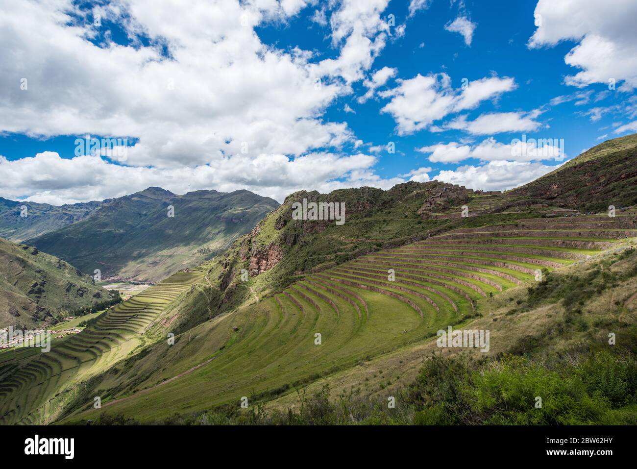 The Sacred Valley and the Inca ruins of Pisac Stock Photo - Alamy
