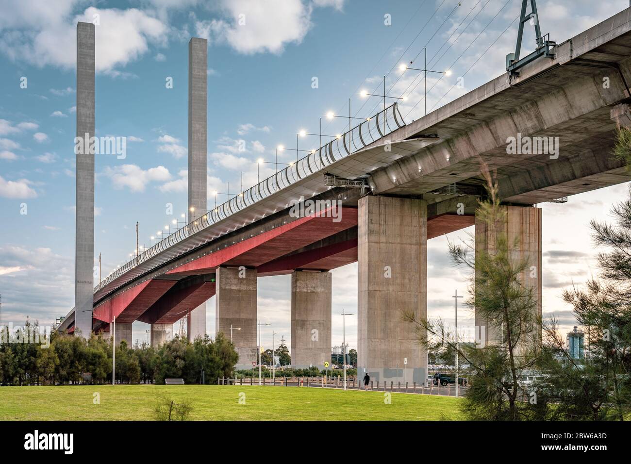 Bolte bridge in Docklands, Melbourne, Australia Stock Photo - Alamy