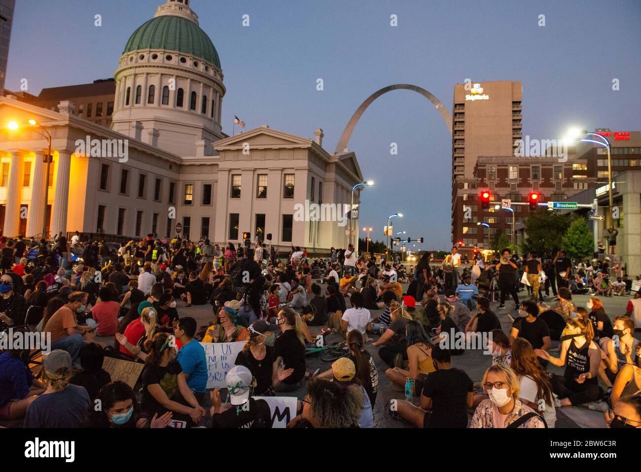 Saint Louis, Missouri, USA. 29th May, 2020. Protesters in St. Louis ...