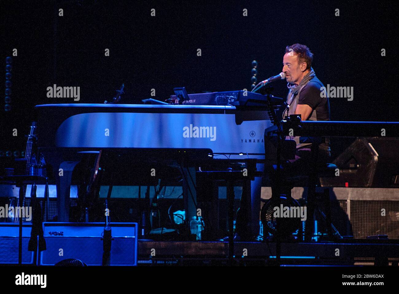 Bruce Springsteen, onstage in Paris, France, July 2016 Stock Photo - Alamy