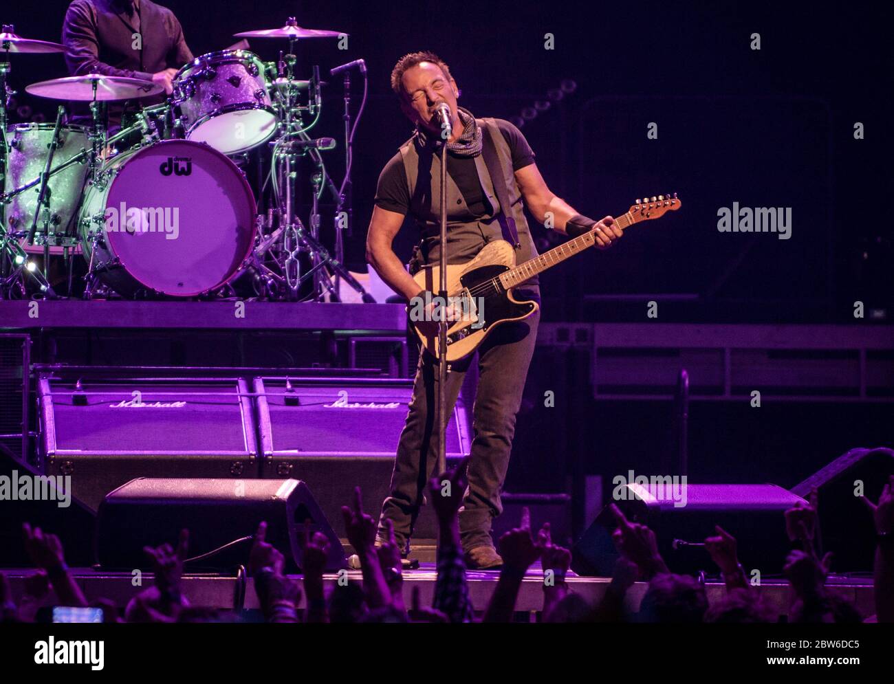 Bruce Springsteen, onstage in Paris, France, July 2016 Stock Photo - Alamy