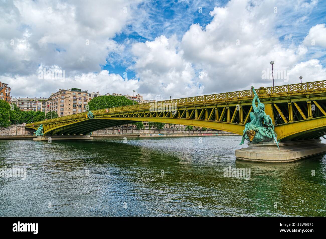 Pont Mirabeau bridge - Paris France Stock Photo - Alamy