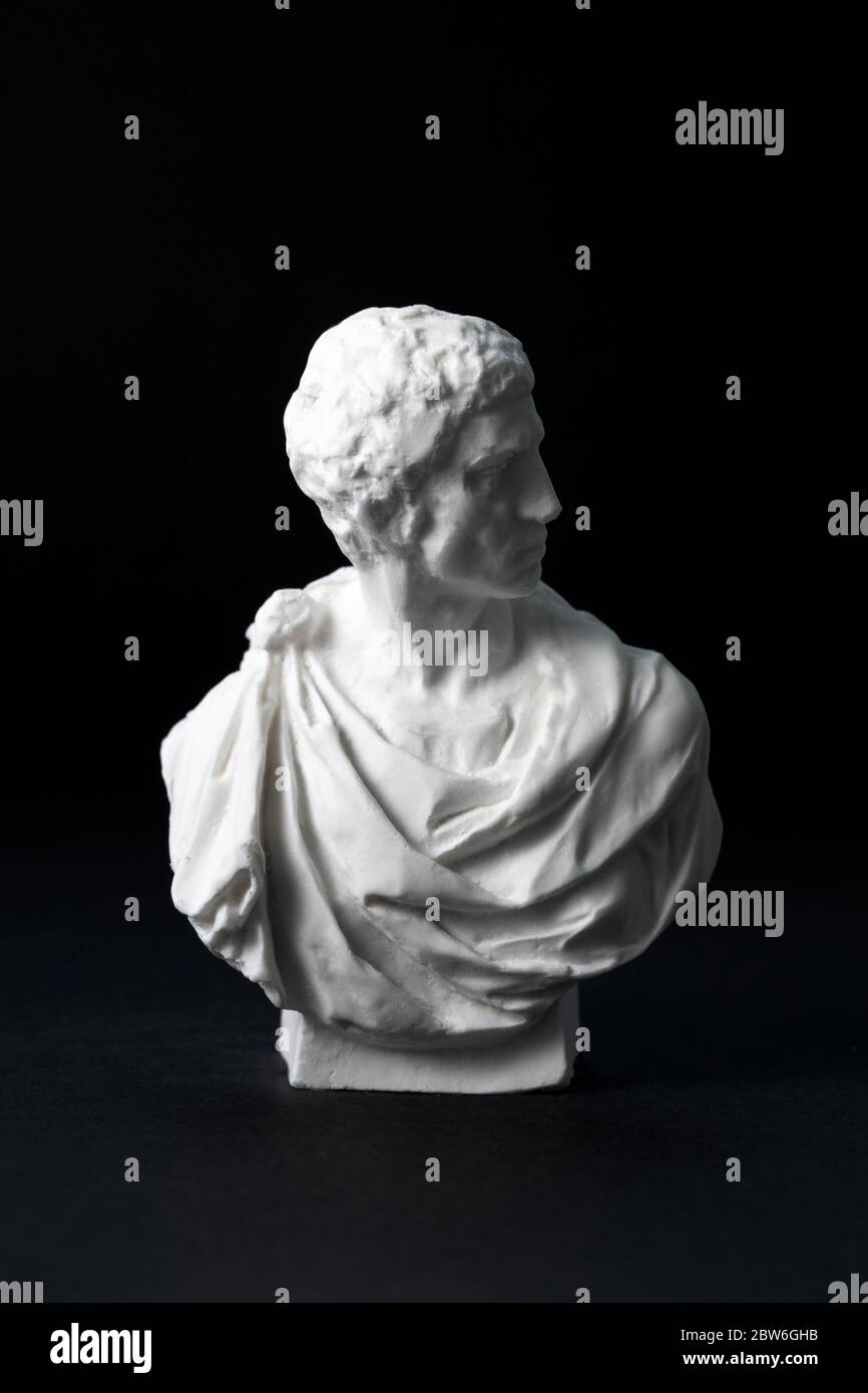 Renaissance laurel wreath hi-res stock photography and images - Alamy