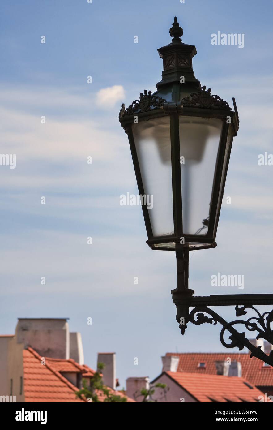 Old fashioned antique street light hi-res stock photography and images ...