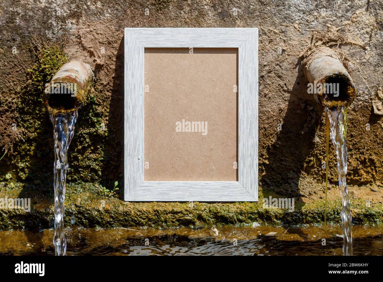 Empty waterfall hi-res stock photography and images - Alamy