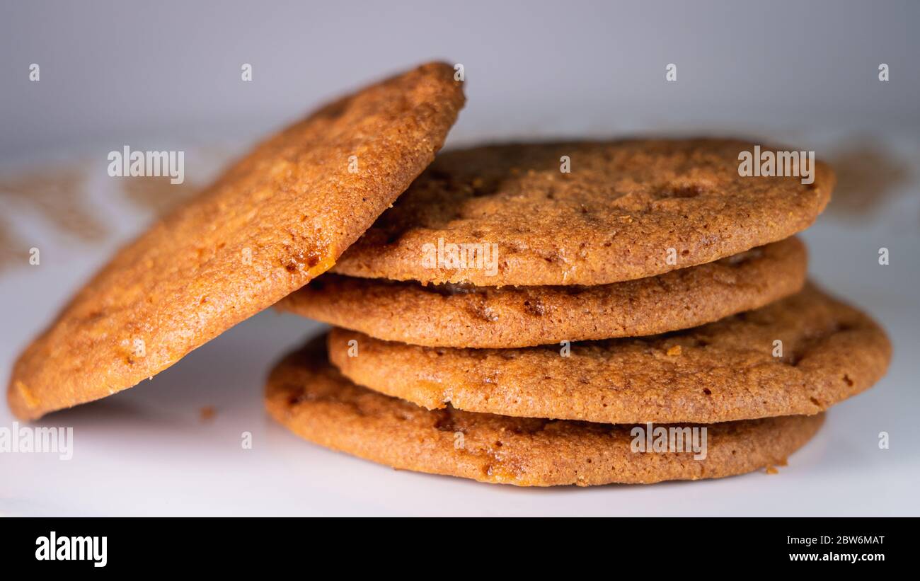 Golden crunch biscuit hi-res stock photography and images - Alamy
