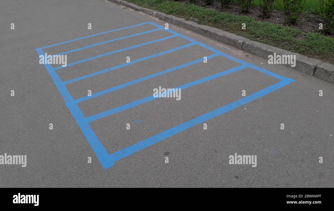 Car markings hi-res stock photography and images - Alamy