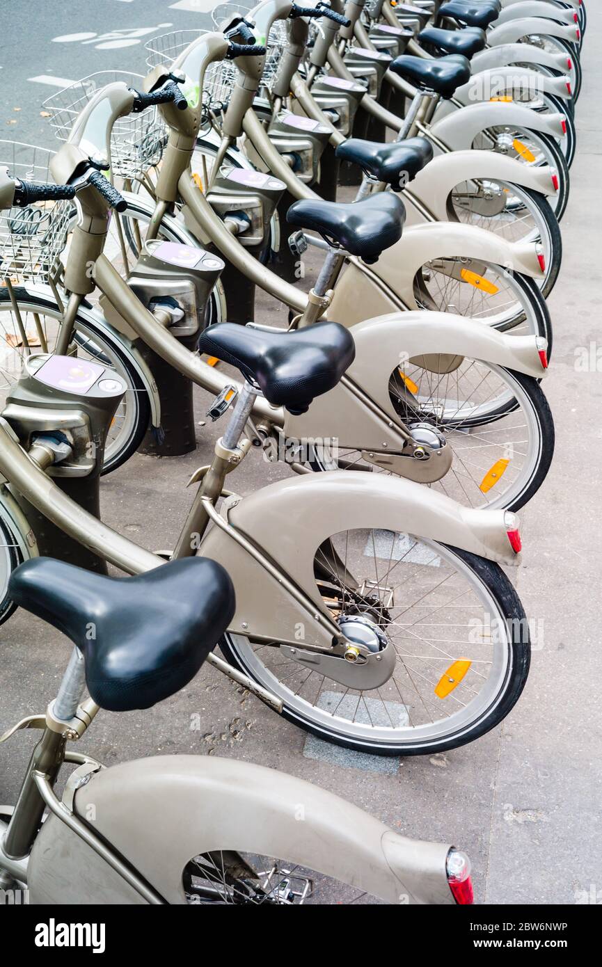 Moving bicycle sharing system hi-res stock photography and images - Alamy