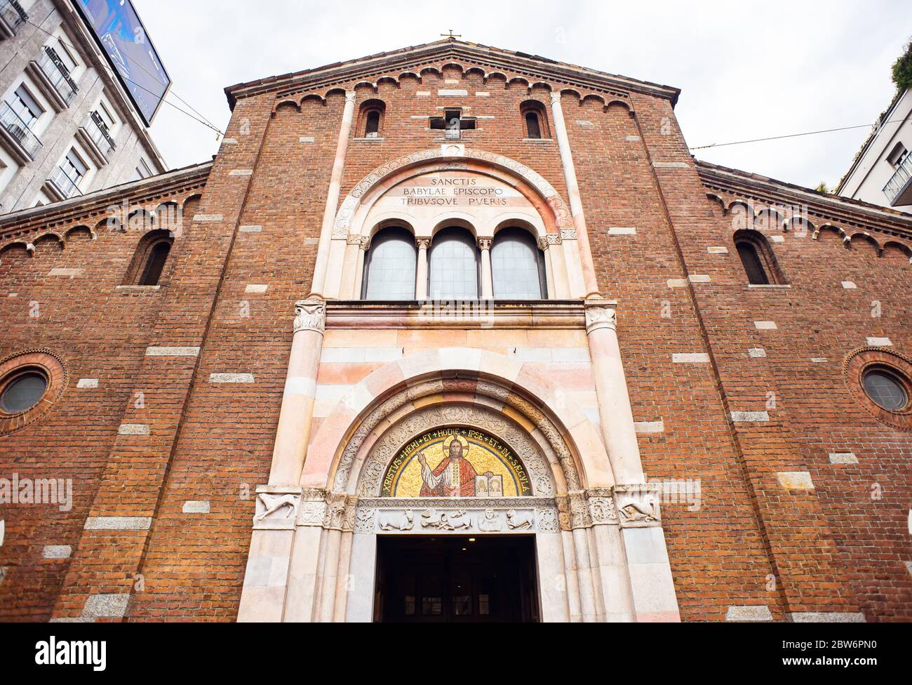 San babila church milan hi-res stock photography and images - Alamy