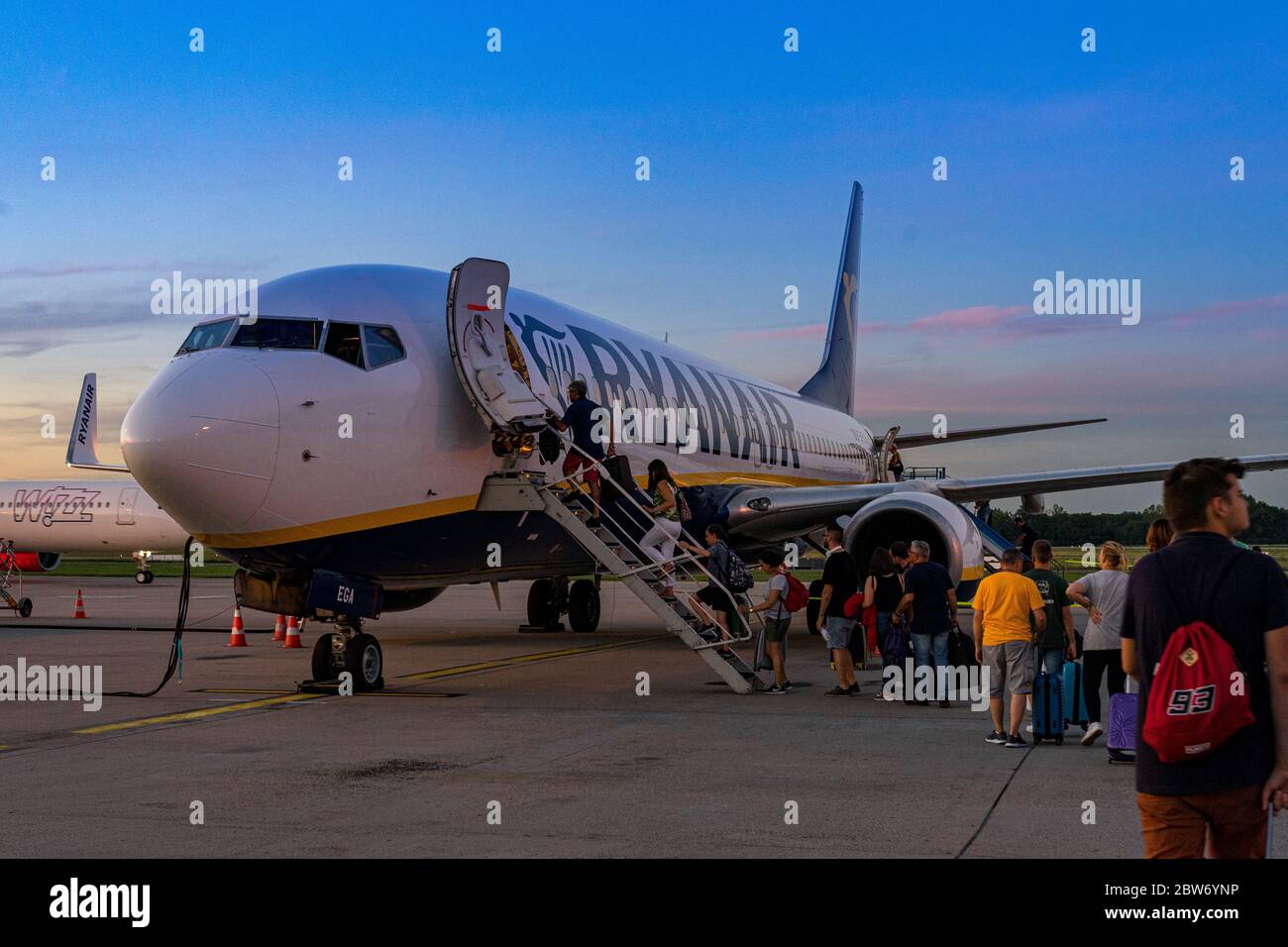 Passengers boarding a Ryanair flight Boeing 737 800 in Budapest Stock ...