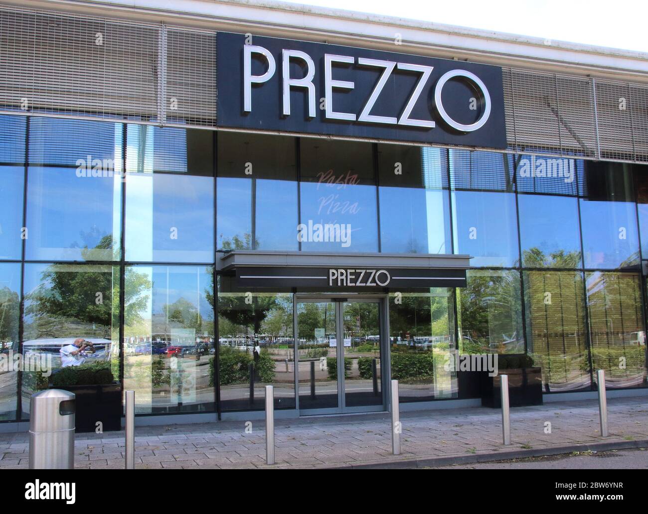 Open from 15th june sign hi-res stock photography and images - Alamy