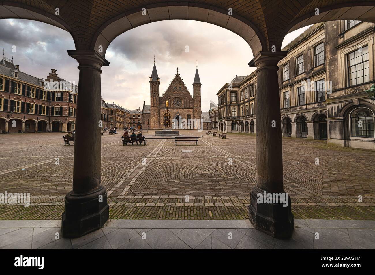 Early sunset on the Ridderzaal, Knight hall in Dutch, surrounded by the ...