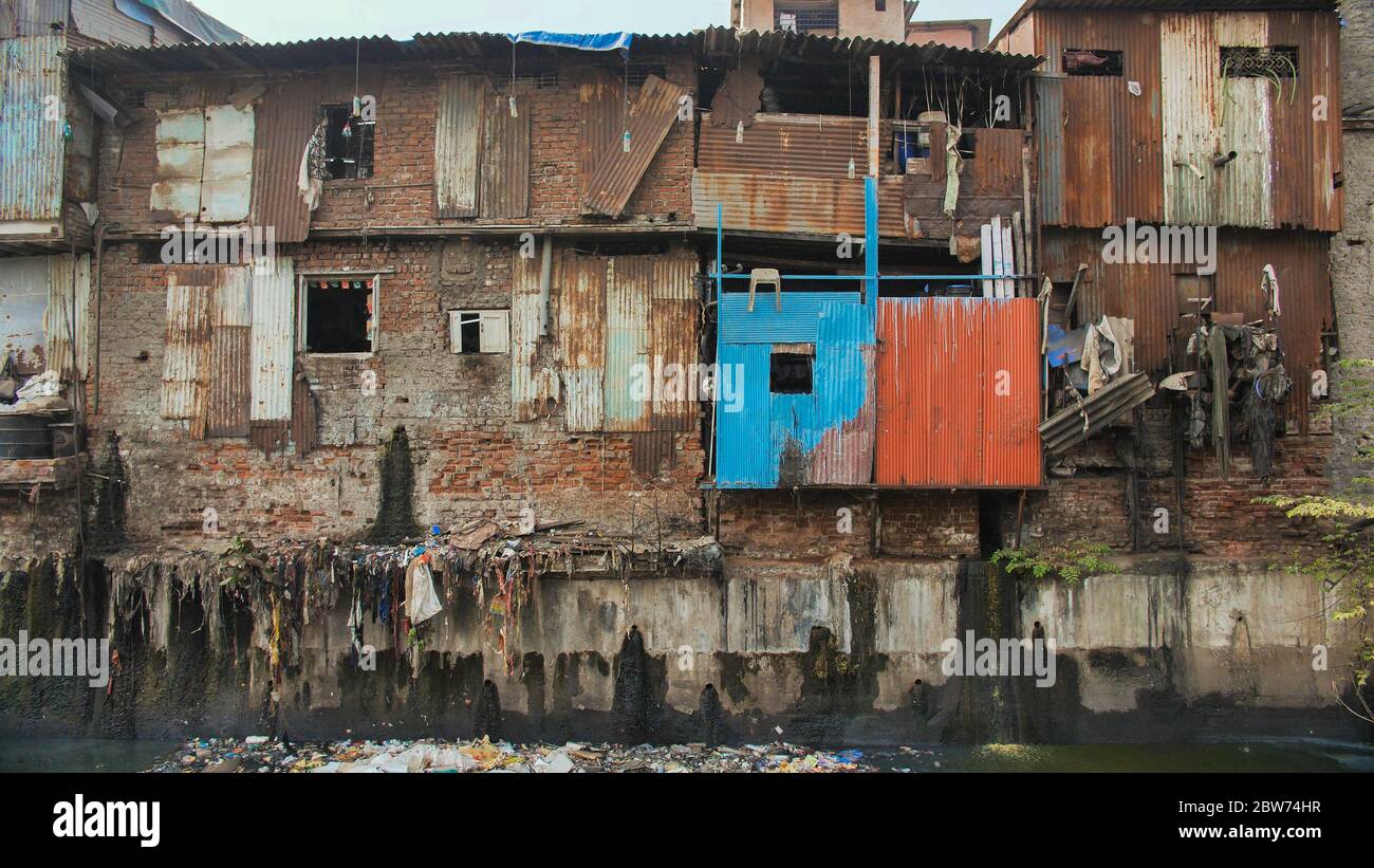 Dharavi slum railway hi-res stock photography and images - Alamy