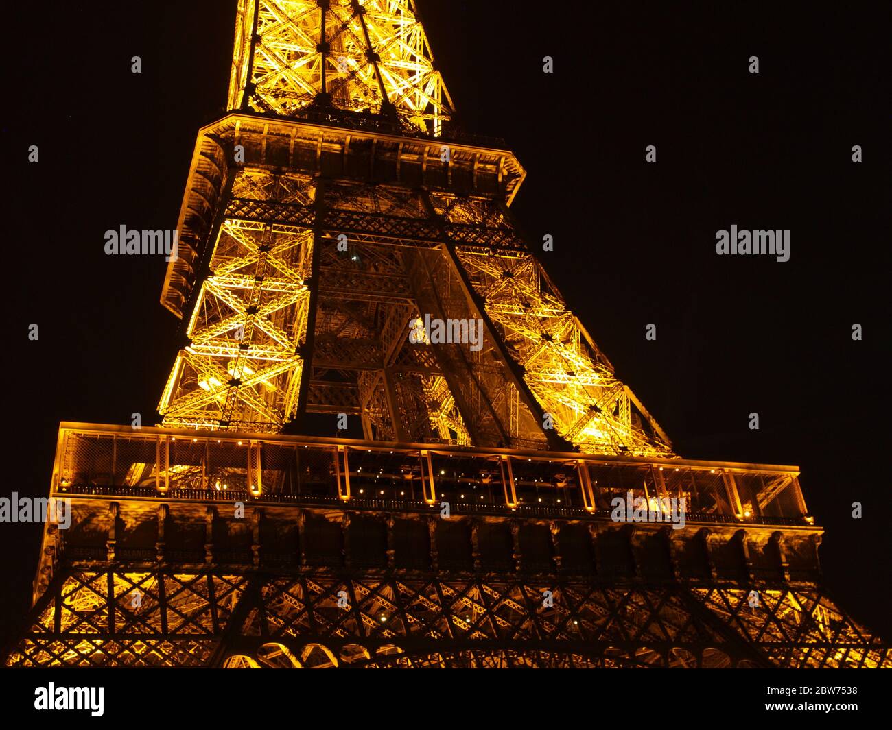 Eiffel Tower, Paris illuminated at night Stock Photo - Alamy
