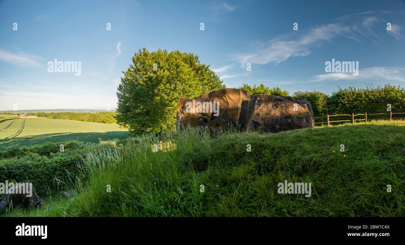Coldrum Neolithic long barrow near Trottiscliffe, Kent, UK Stock Photo ...