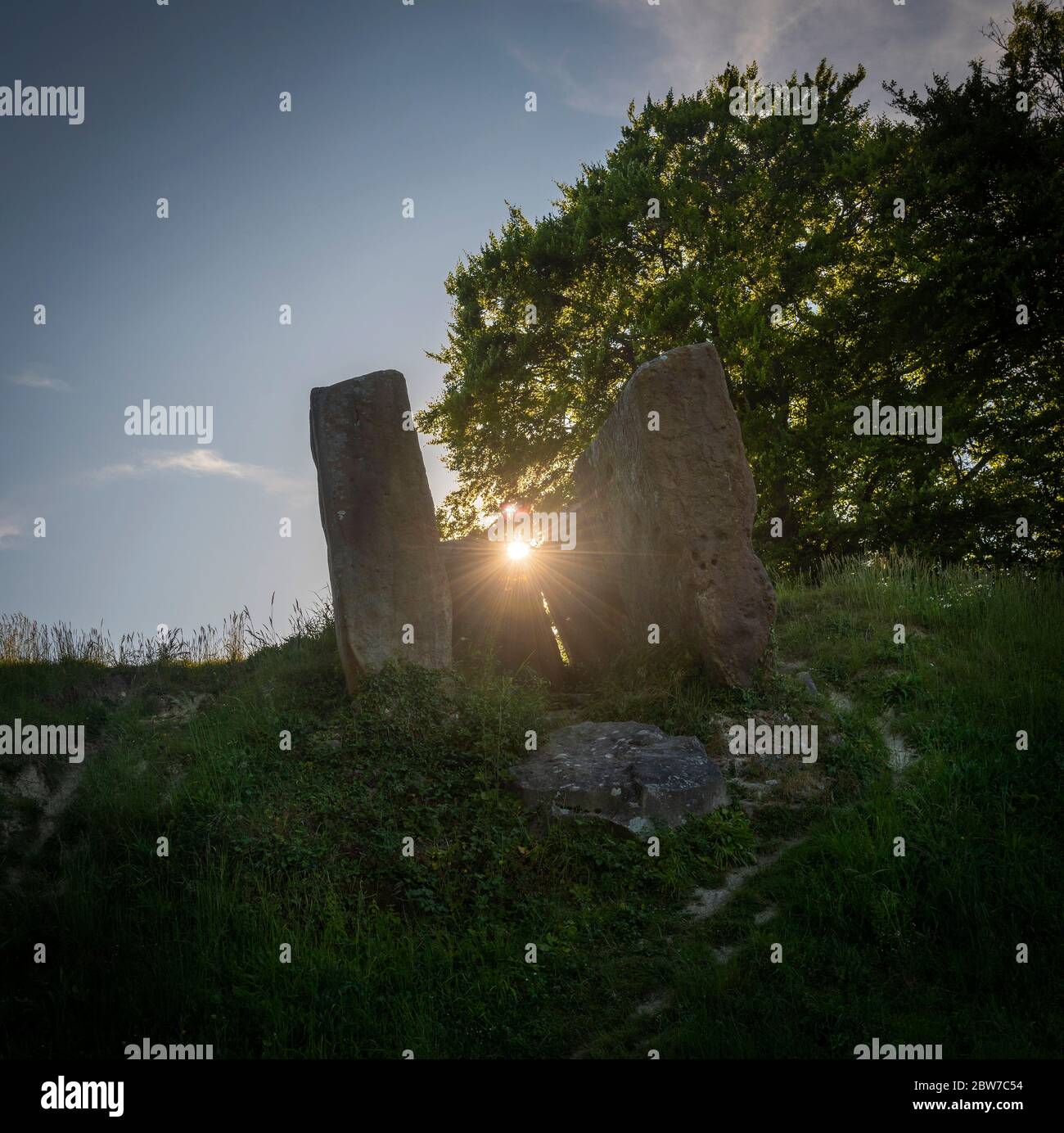 Coldrum Neolithic long barrow near Trottiscliffe, Kent, UK Stock Photo ...