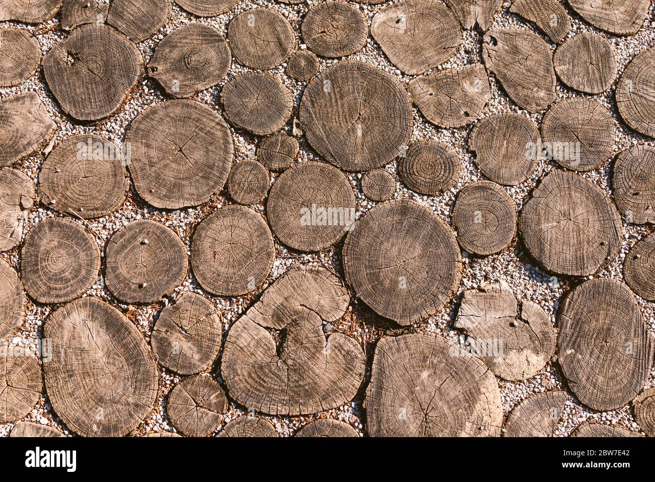 Wood log structure top view. Pedestrian way in park Stock Photo - Alamy