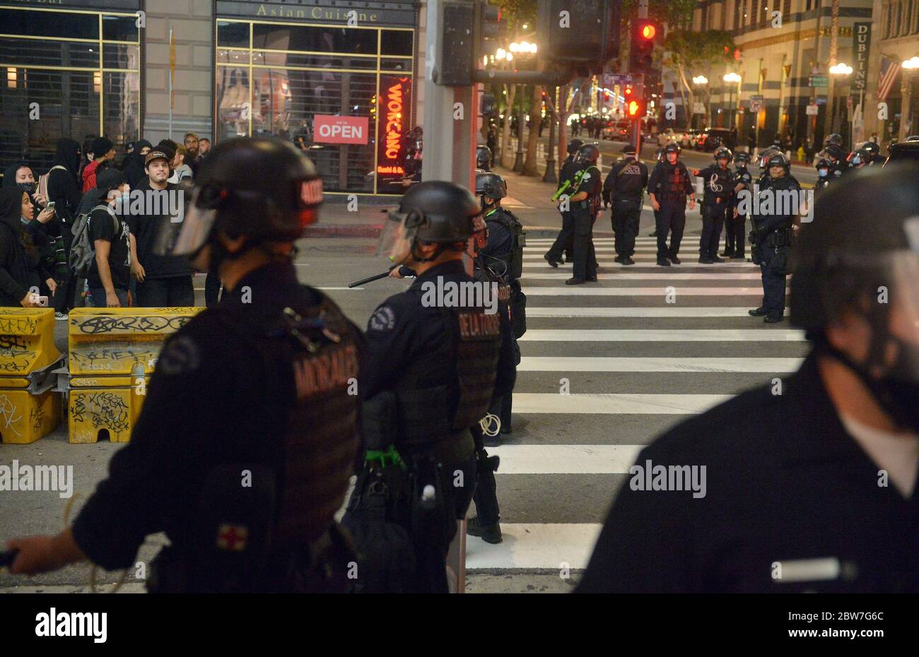 Lapd officers hi-res stock photography and images - Alamy