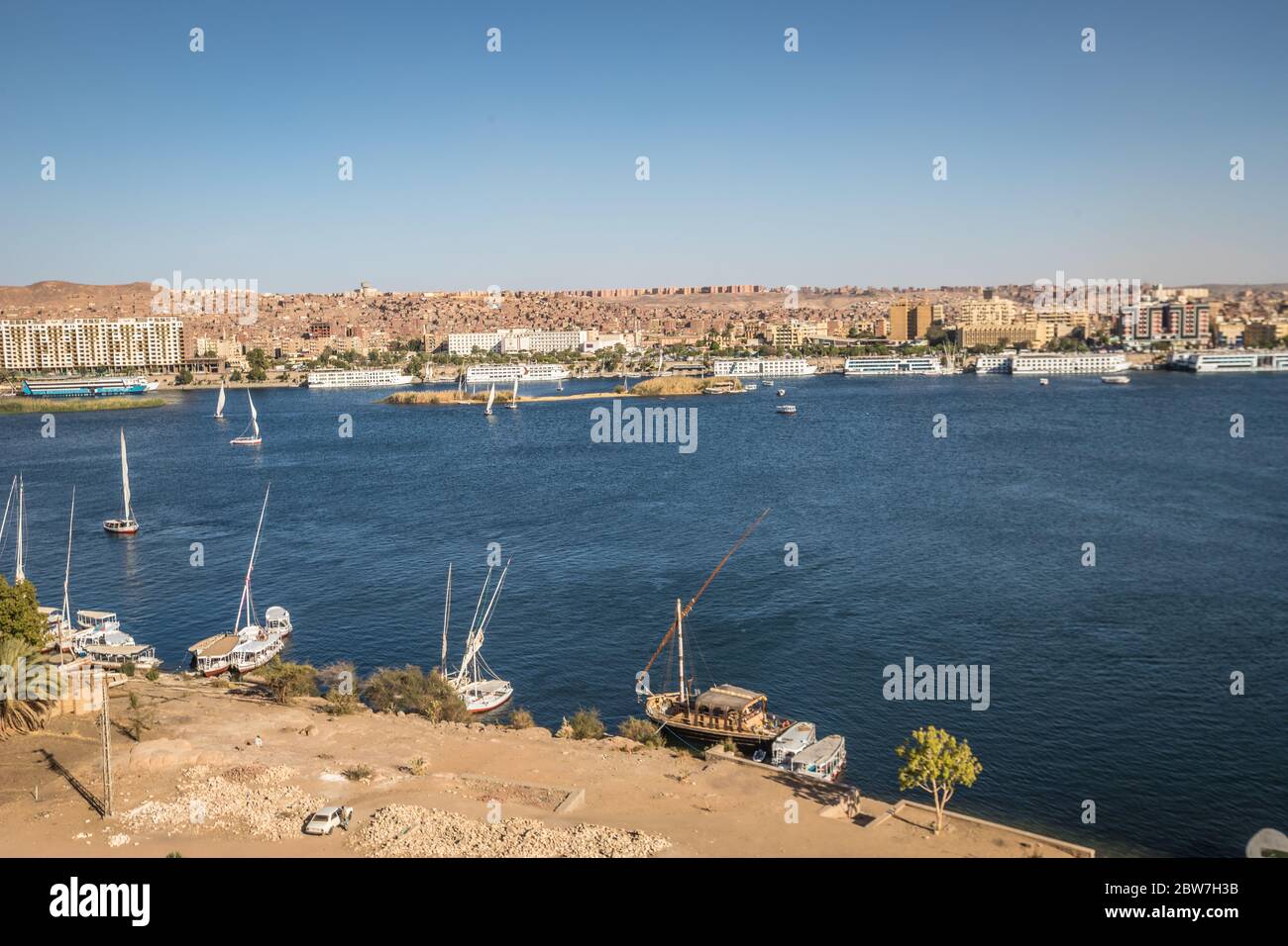 Awan hi-res stock photography and images - Alamy