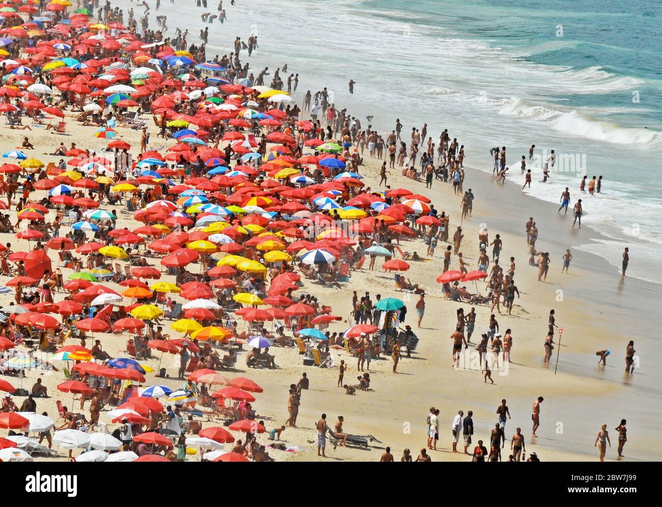Rio crowd hi-res stock photography and images - Alamy