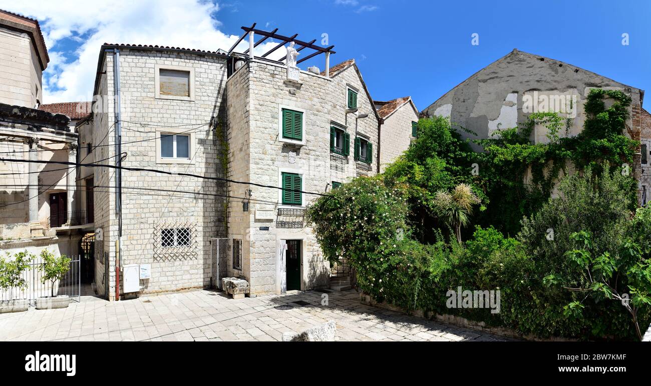 Ancient buildings surrounding the Diocletian's Palace in Split city ...