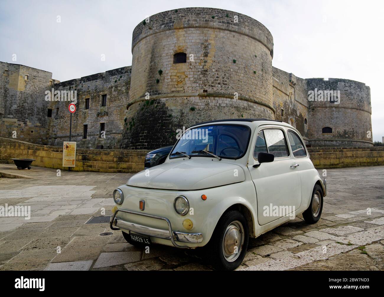 Fiat cinquecento hi-res stock photography and images - Alamy