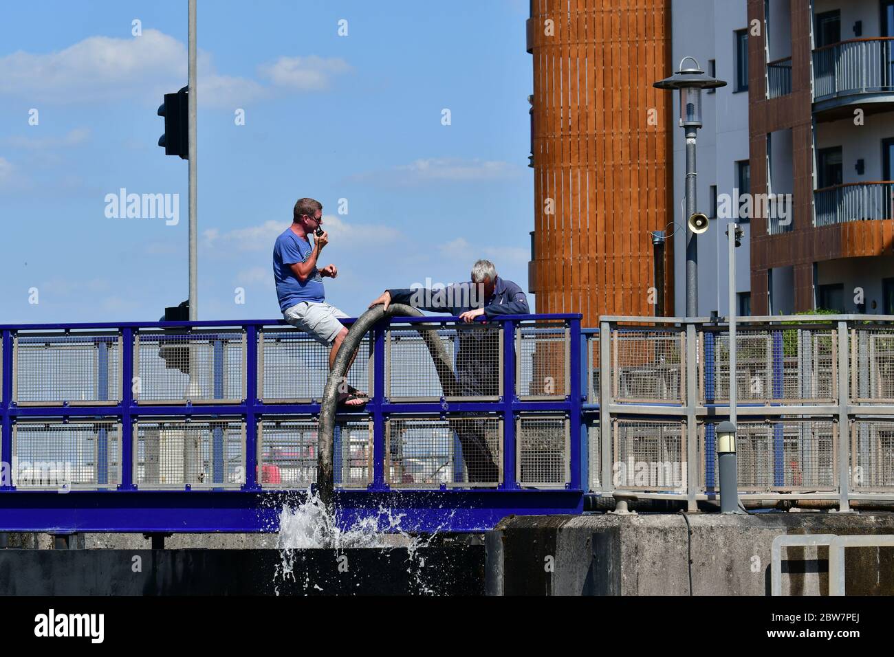 Pumping water into docks locked gates hi-res stock photography and ...