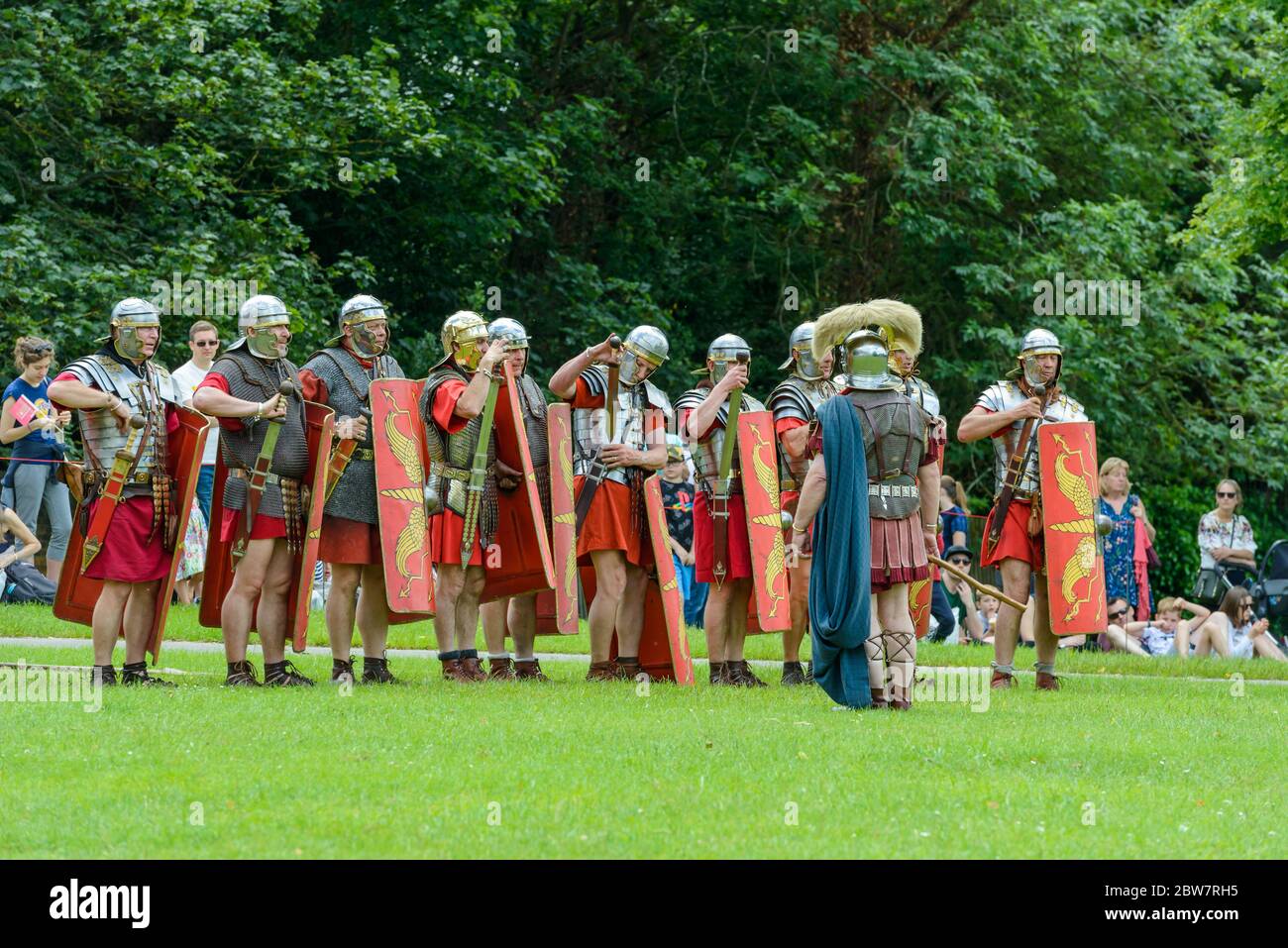 St Albans, England: The Ermine Street Guard reenact Roman battles at a ...