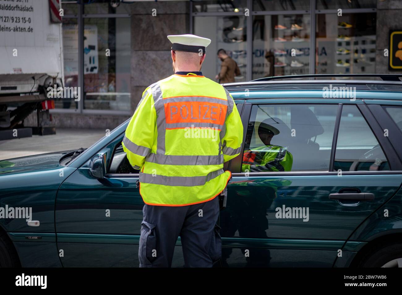 Polizei pistole polizei waffe hi-res stock photography and images - Alamy