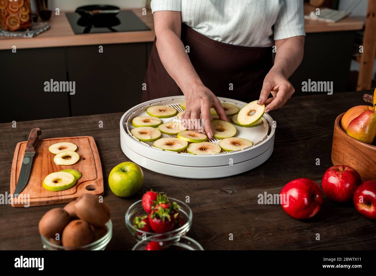 Trays of apples hi-res stock photography and images - Alamy